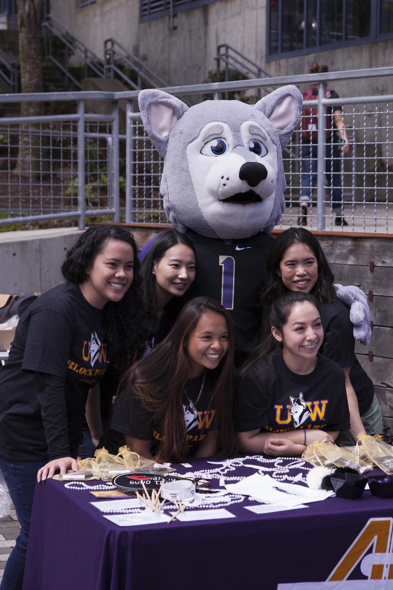 Grad Experience | Commencement | University of Washington Tacoma