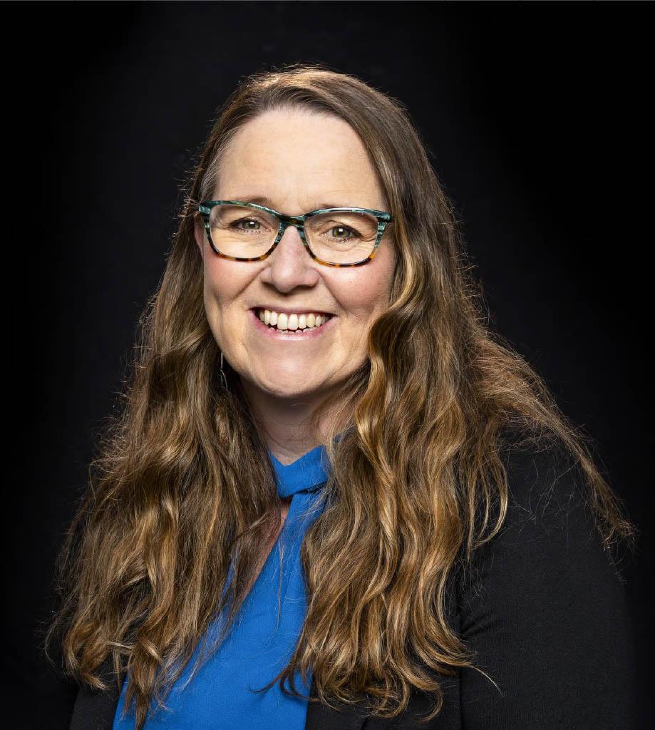 Distinguished Teaching Award | Office of the Chancellor | University of ...